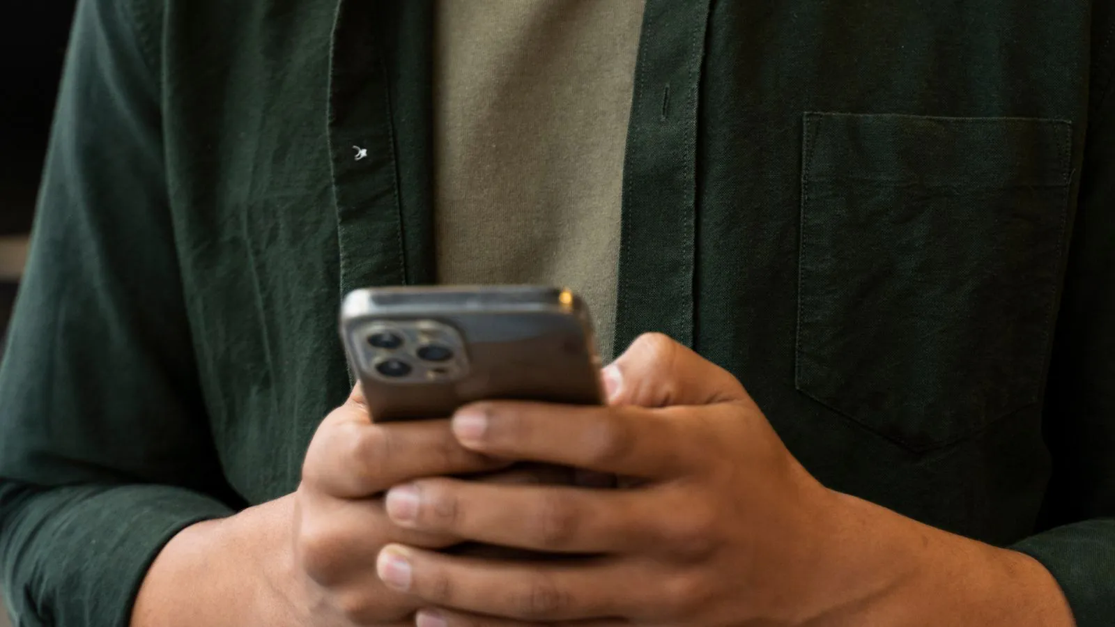 8 aplicativos para ler livros grátis direto no celular | Fast Company ...